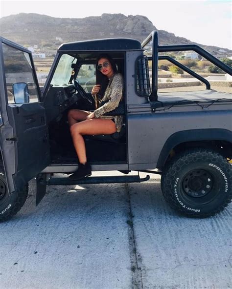 Defendergirls Landrover Landroverdefender Love Girl Girls Defender Summerlove Land