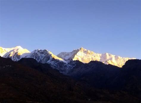 Mt Kanchenjunga During Sunrise In Dzongri Stock Image Image Of Mesmerizing Altitude 316501985