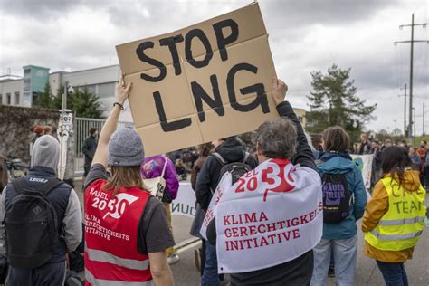 Klimastreik Demo Gegen LNG Terminal In Muttenz Baseljetzt