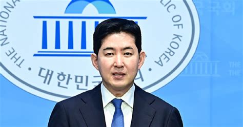 포토 땅콩회항 박창진 더불어민주연합 비례대표 후보 출마선언