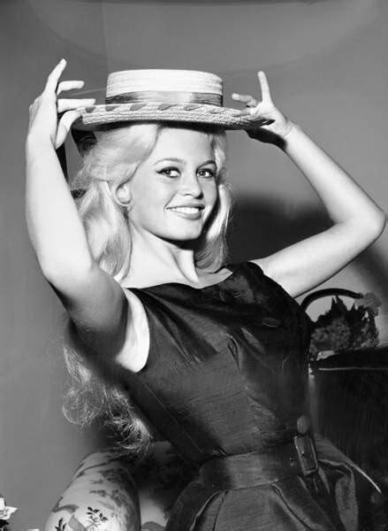 Brigitte Bardot 50s 60s Sex Symbol Brigitte Bardot Left The Spotlight