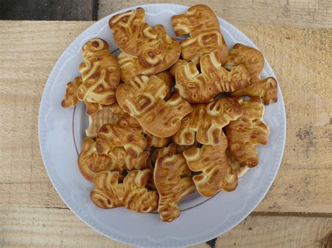 무료 이미지 요리 생기게 하다 플레이트 갈색 아침 식사 빵 굽기 쿠키 디저트 맛있는 맛좋은 구운 식품 불량 식품 여름철에 과자 여름에 베이킹