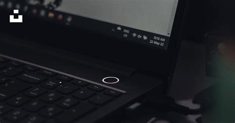키보드가 있는 노트북 컴퓨터 사진 Unsplash의 무료 직장 라이프스타일 이미지