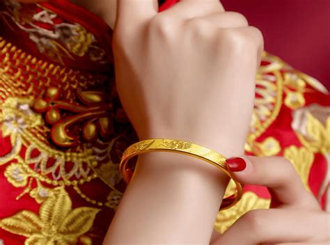 结婚为什么要买三金？婚礼三金的含义，95年轻人都不知道！家庭女方造型
