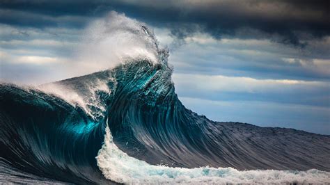 AI Unlocks The Formula For Predicting Monster Waves At Sea