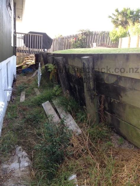 Replace Existing Retaining Wall 55597 Builderscrack