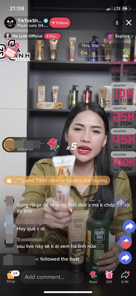 Võ Hà Linh livestream bán dầu gội giá gây sốc Ai đang được hưởng lợi