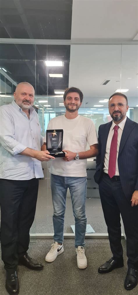 Dört Yıldan Uzun Bir Süredir Değerli üstatlarımla çalışmanın Gururu Içerisindeyim Umut Çİray