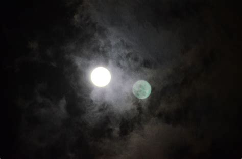 十三的月亮 初七的月亮 初十的月亮 大山谷图库