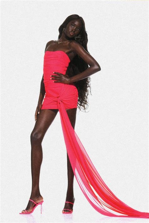 Zara Lanza Su Colección De Barbie Que Incluye El Icónico Traje De Baño