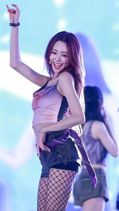 Yuna Itzy Profile Career Photos And Fun Facts