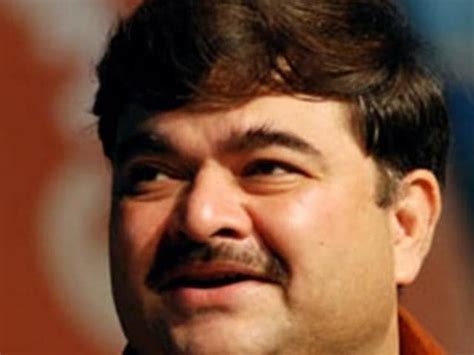 Marathi Actor Prashant Damle Bags Dinanath Mangeshkar Award Hindustan Times