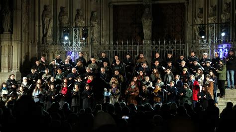 Concert de nadales de l Orfeó a les escales de la Catedral