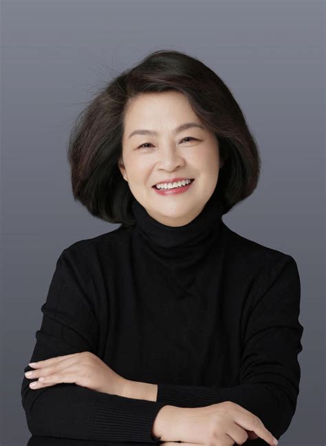 方榕接棒李自学成中兴通讯首位女董事长，徐子阳继续担任总裁