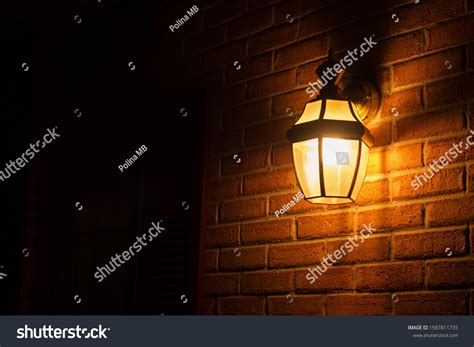 5 759 Front Porch Light Images Stock Photos Vectors Shutterstock