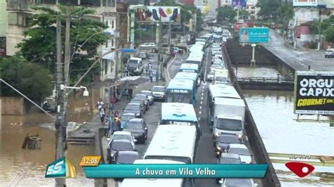 Chuva Forte Deixa Ruas Alagadas E água Invade Casas Em Vila Velha No