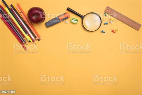 공간 이랑 템플릿 및 비즈니스 문구를 복사 합니다 커버 디자인 광고 배경입니다 가위에 대한 스톡 사진 및 기타 이미지 가위 개인 장식품 교육 Istock