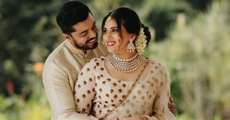 Malayalam Actor Jayarams Daughter Malavika Gets Engaged Check Wedding