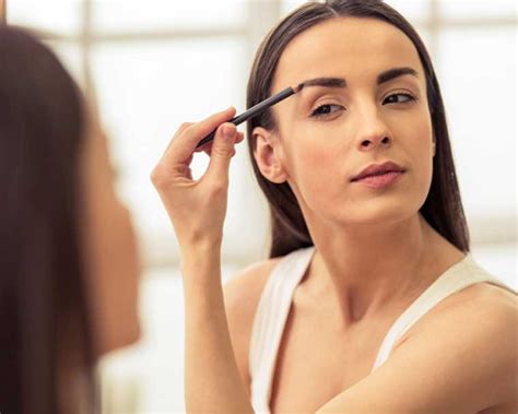 Here S How To Shape Your Eyebrows Right Femina In