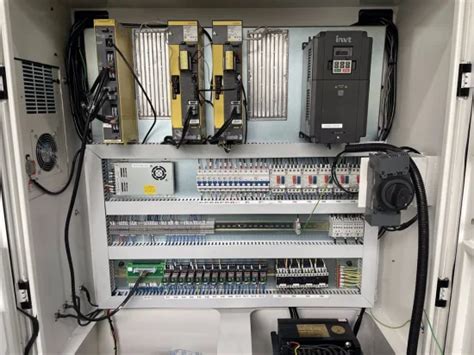 CNC Lathe Horizontal Shaft Turning Facing Centering Machine For Milling Face Drilling Hole Half