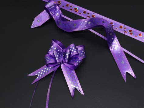 Подарункові банти на затягуваннях