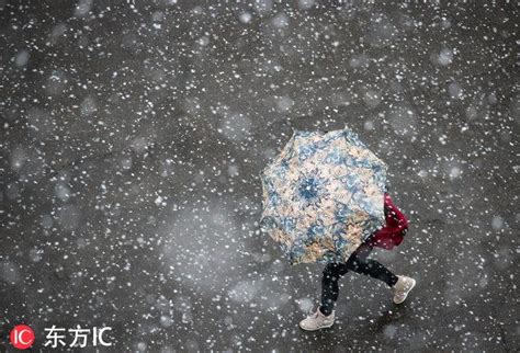 勝利日前夕 莫斯科遭強降雪襲擊 每日頭條