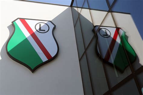 Legia Warszawa ukarana finansowo przez UEFA Ile pieniędzy straciła już