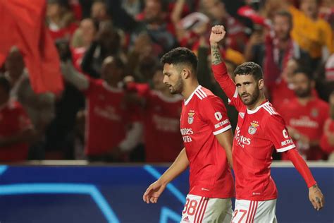 Champions Benfica vence Juventus e apura se para os oitavos SIC Notícias