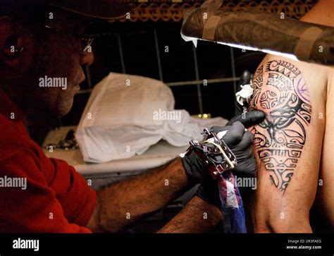 Tatouage De La Peau Hi Res Stock Photography And Images Alamy