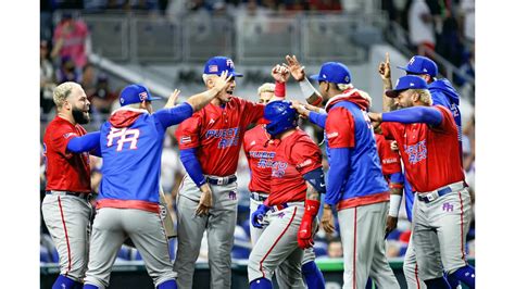 プレミア12野球wbc2大会連続準優勝のプエルトリコ、バスケスのソロなど5連打ドミニカ共和国は1次r敗退 読売新聞