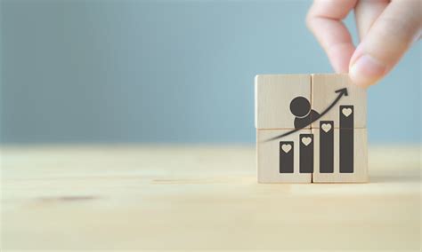 고객 충성도 개념 증가 고객과의 관계를 구축하고 신뢰를 구축하기위한 전략을 개발합니다 고객의 요구를 이해하고 가치를 제공합니다 로열티 프로그램에 대한 스톡 사진 및 기타