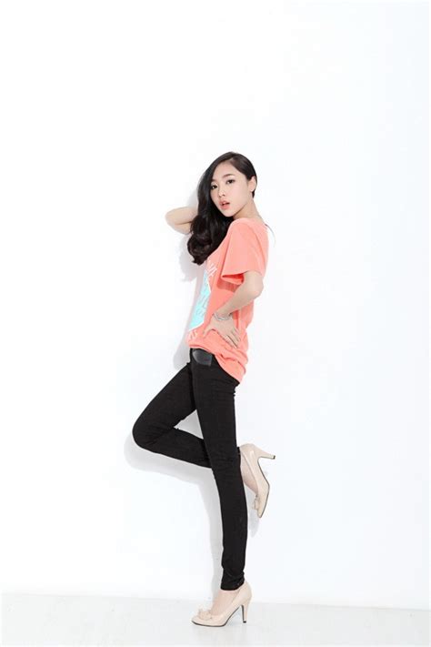 Model Wu Qin Feng Hippie Koleksi Jav U15