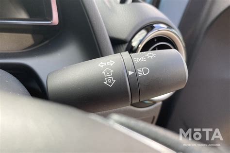 車のライトのつけ方とは？｜車のライトの種類とロービームやハイビームの違い、最新のオートライトとデイライトについても詳しく解説【2024年