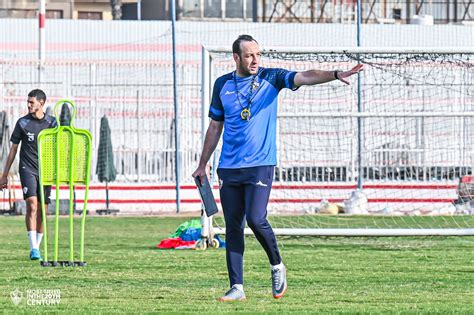 مدحت عبد الهادي يقود مران الزمالك استعدادا لمواجهة البنك الأهلي