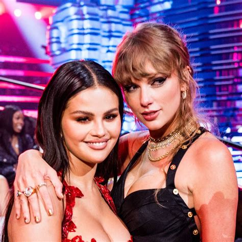 Selena Gomez embraces change with 70s hair transformation: See her new look