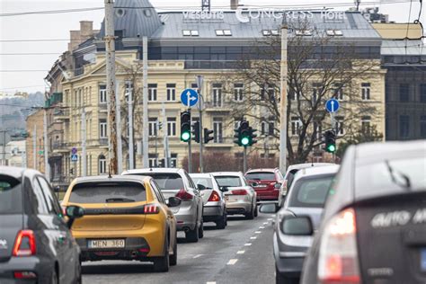Vairuotojus Siutina Nerodantys Posūkių Tačiau Rodantys Sukelia Kitų Problemų Tai Tampa Net