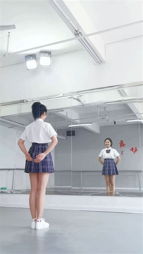 你们要的《小城夏天》完整版背面示范来啦~c位小姐姐高清1080p在线观看平台腾讯视频