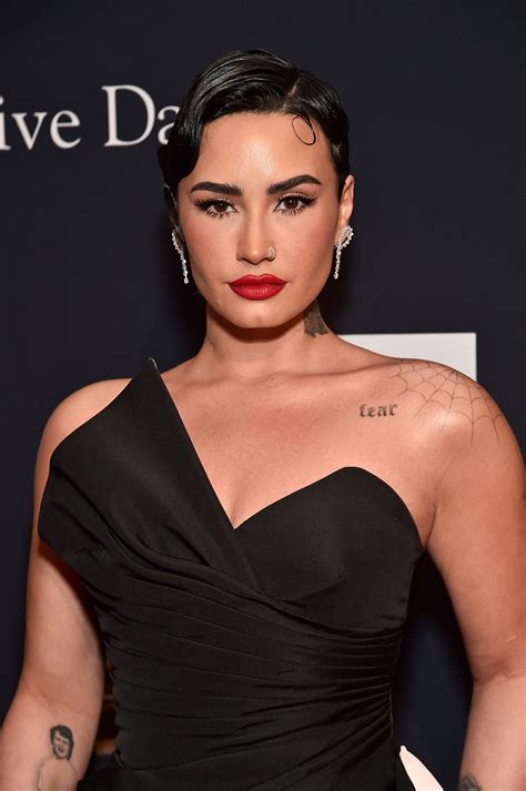 Demi Lovato Makes Red Carpet Debut With Jordan Lutes