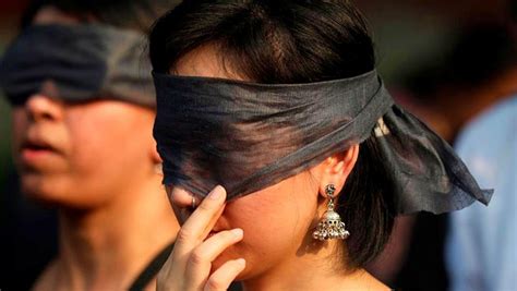 Una Mujer Es Obligada A Marchar Desnuda Por Un Pueblo En India Como Castigo Por Una Presunta