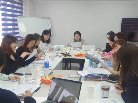 좋아서 하는 그림책 연구회공저 모임 필로버스 행사소식