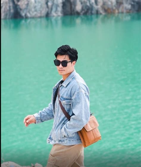 Bullcaptain Mens Genuine Leather Crossbody Bag Large Capacity