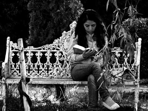 Girl Reading At The Bench By Photo Tlacuilopilo On Deviantart