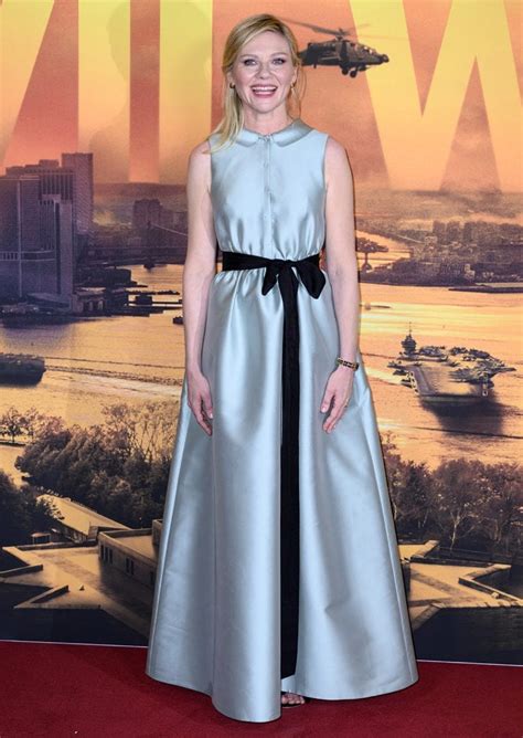 Kirsten Dunst Rejects Method Dressing In Mint Green Coquette Style Dice