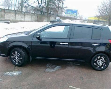 Geely Mk 2 Suv Photos And Specs