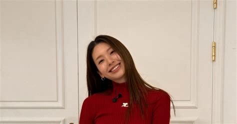 모델 김진경 겨울에 찰떡 같은 빨간맛 패션