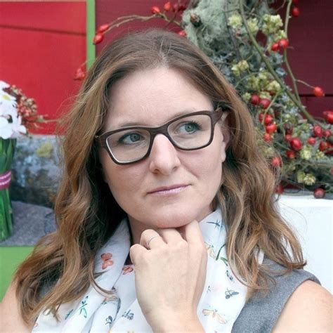 Cornelia Schneider Blumenbinderin Floristin Gärtnerin Handwerk Blütenstil E U Xing