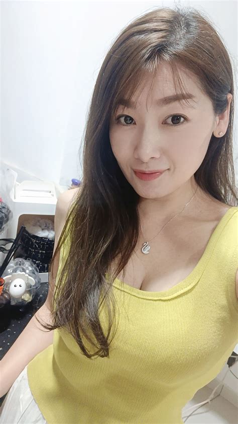 Jasmine 一个人好好生活，是一种独特的人生态度。在这个喧嚣的世界里，我们常常被各种琐事烦恼，而一个人好好生活，便是寻找内心的平静和