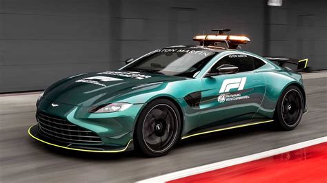 El Aston Martin Vantage se erige como Safety Car en la F1 este 2021 Le acompañará el DBX