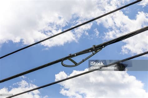 Snowshoe Fiber Optic Radius Bend Limiter Bracket With Power Lines Blue