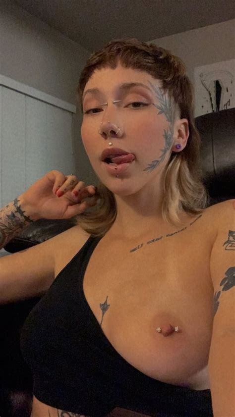 Who Is The Girl With Tattoos Xxxbaylee Enbyslutxoxo 1363816
